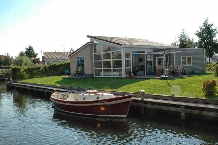 Ferienhaus Workum, Friesland (Niederlande) IJsselmehr Strand. Luxes ...